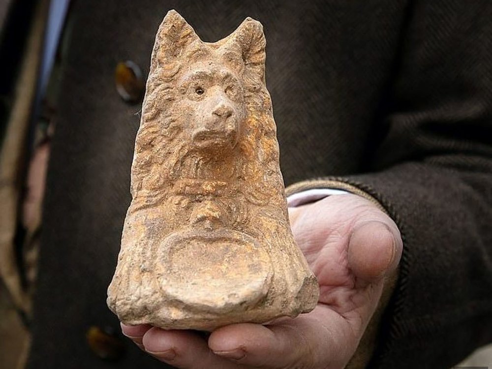 Construction in Rome reveals well-preserved, 2,000-year-old dog statue