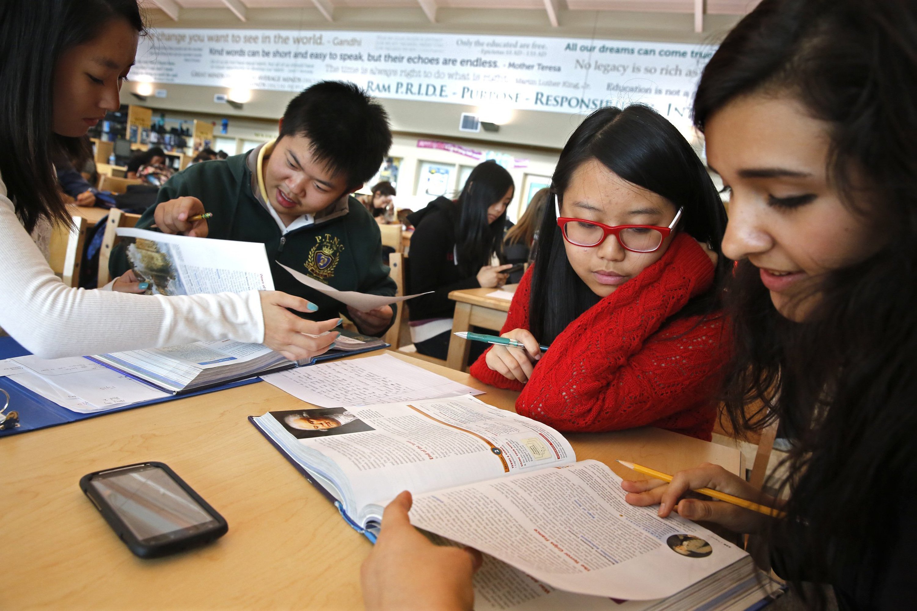 Chinese students a new funding source for U.S. high schools