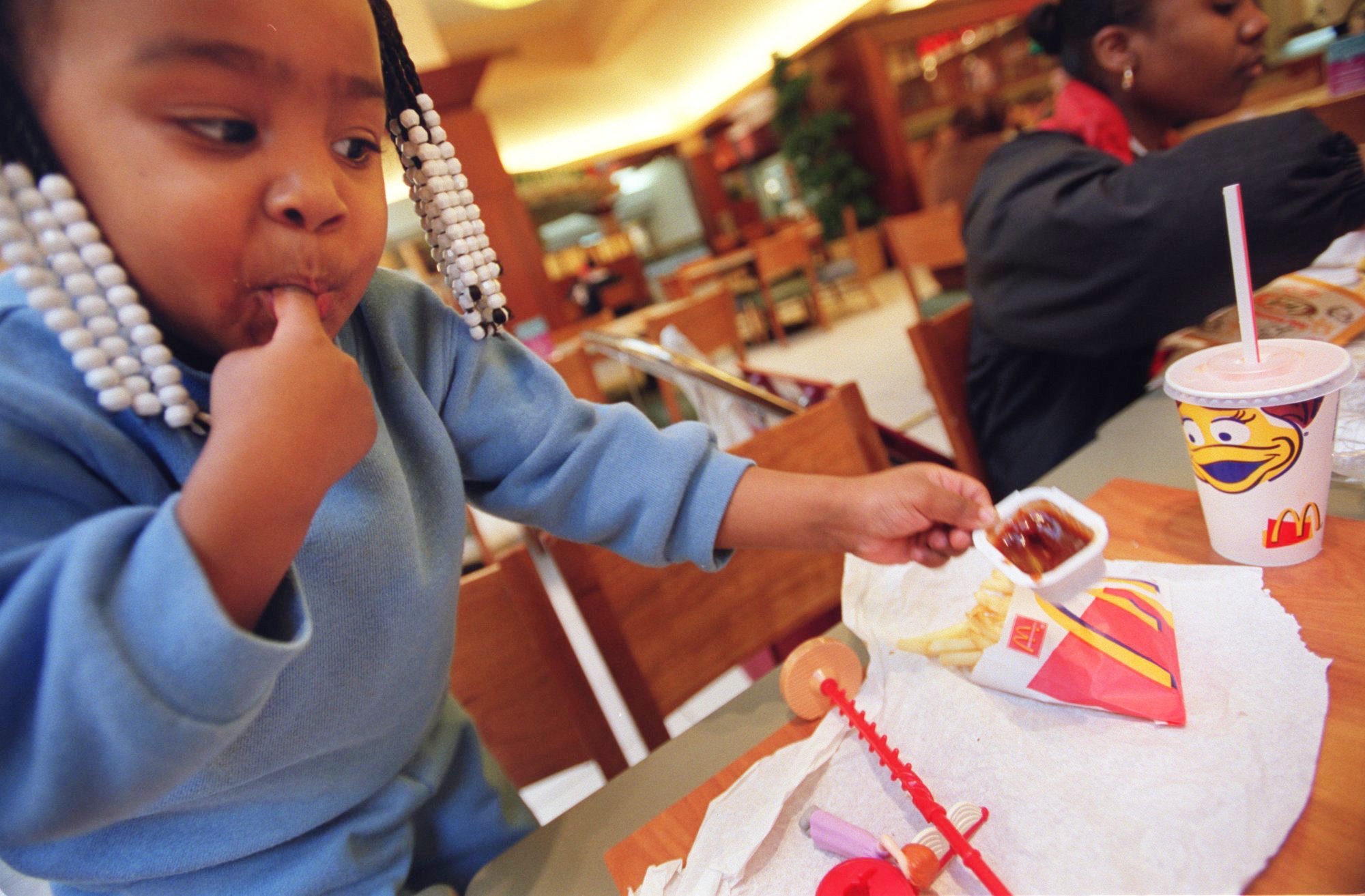 It's not just fast food making U.S. kids obese, study says