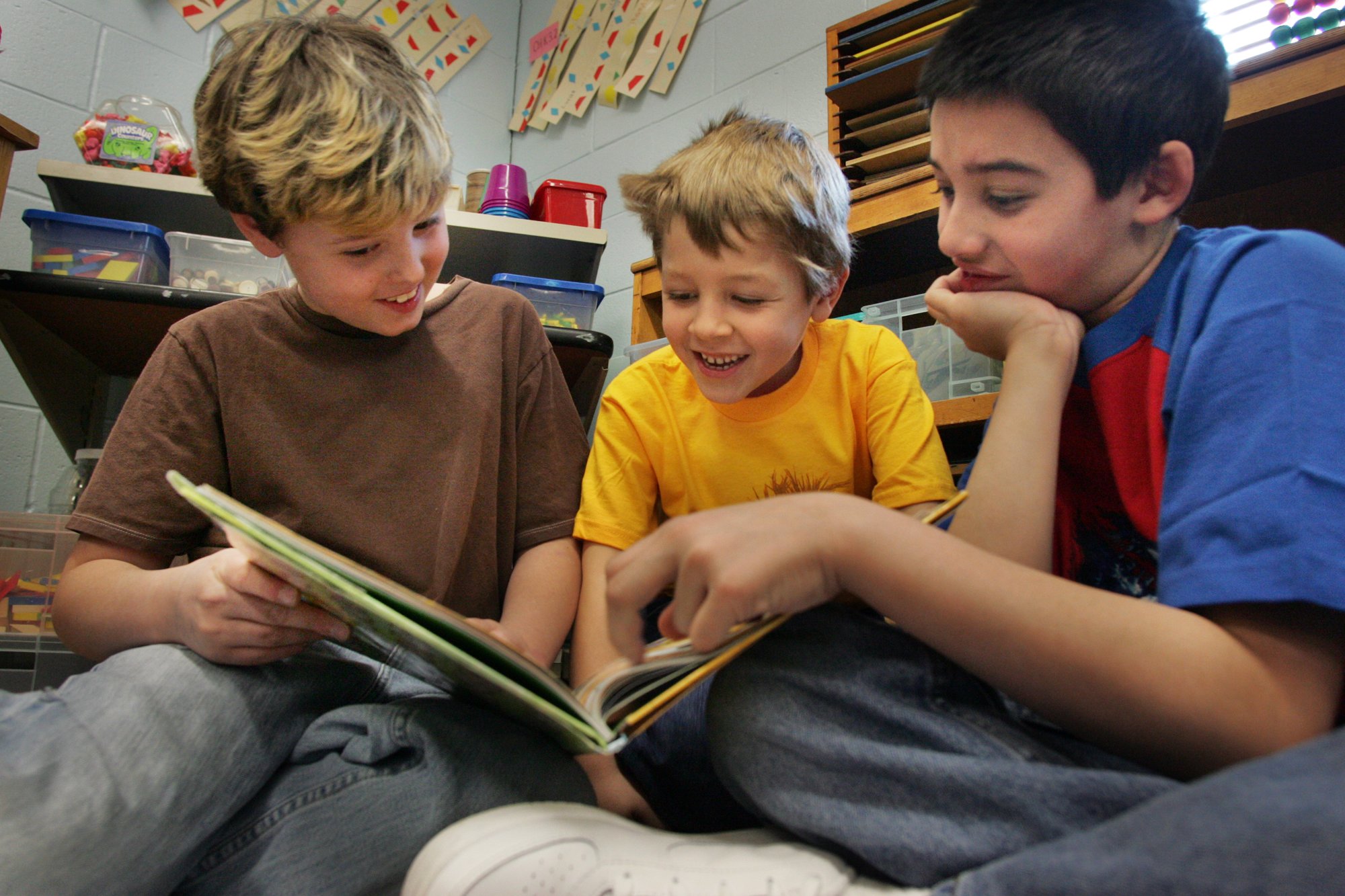 4th-graders’ reading skills improve, still low
