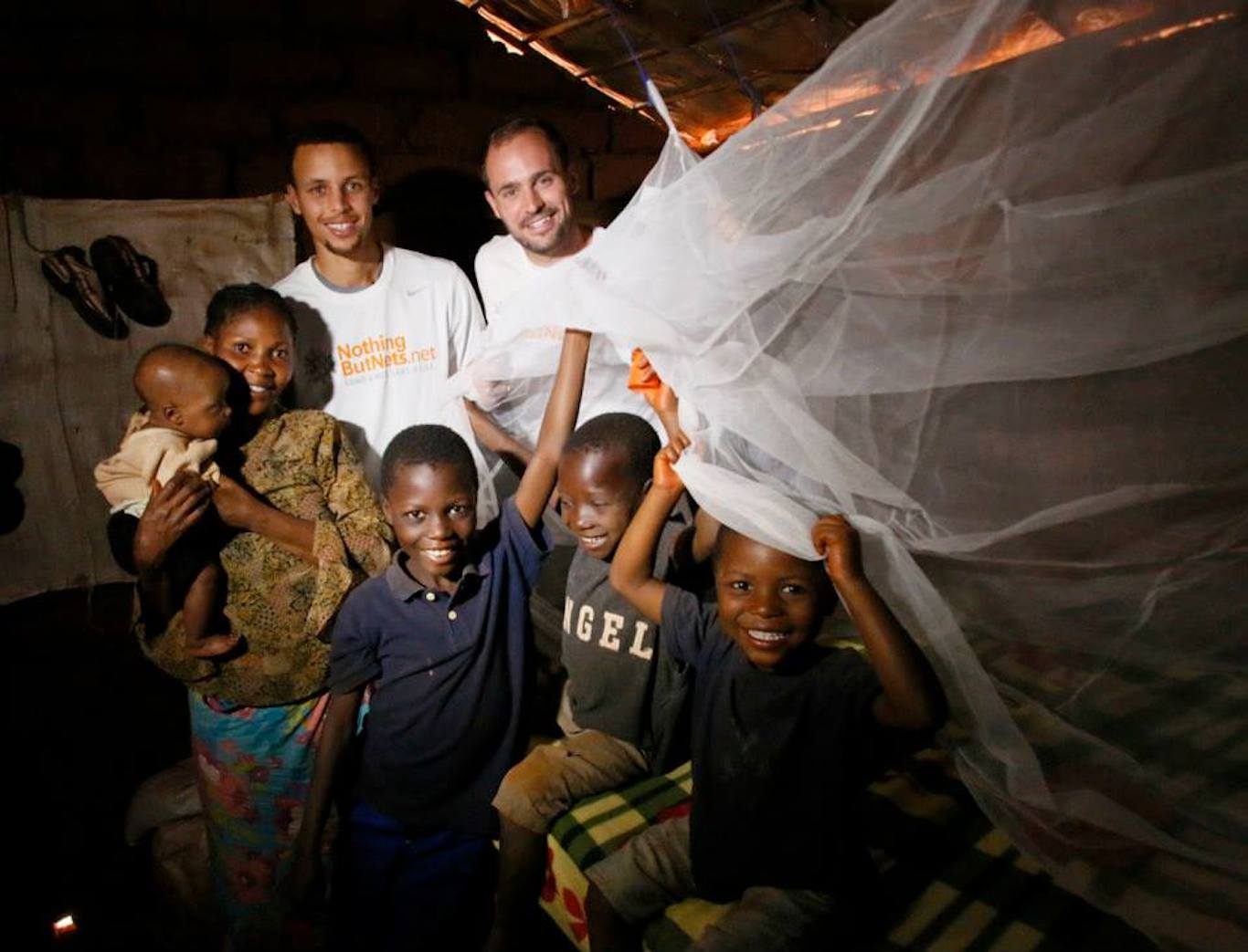 Basketball star Stephen Curry racks up 3-pointers to help kids in Africa