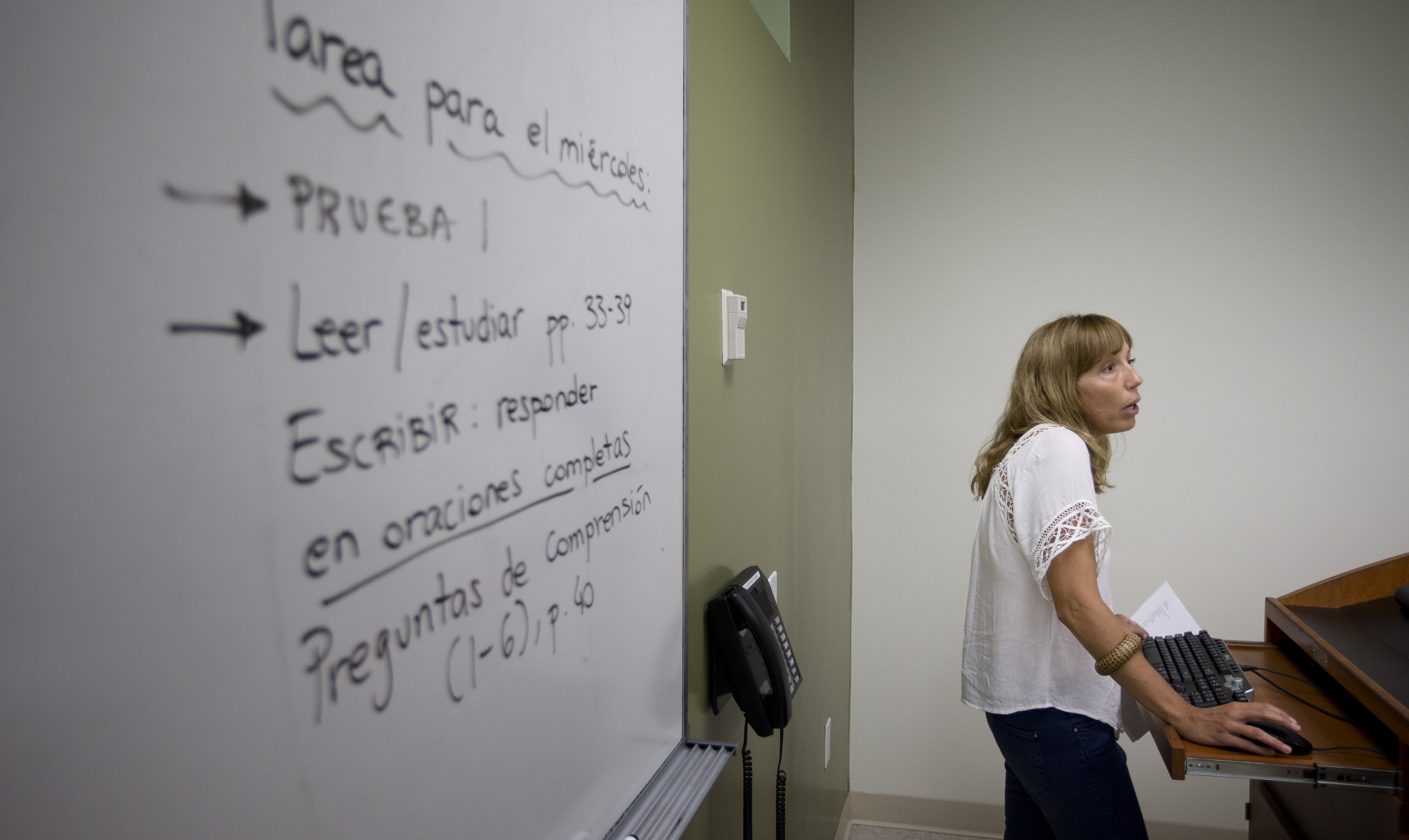 Lovers of Spanish language meet to decide on new words for dictionary