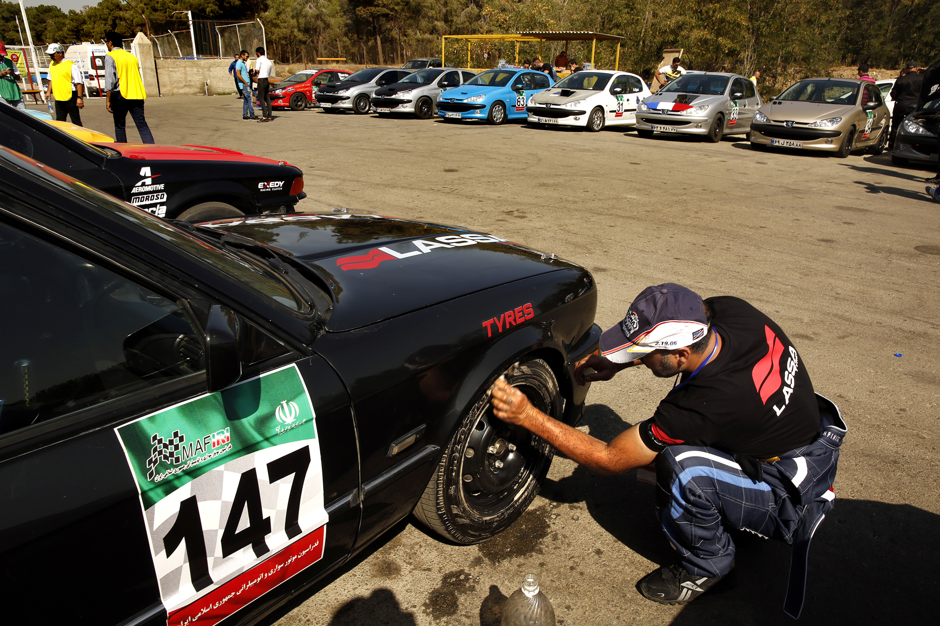 In Iran, drag racing draws a small but passionate crowd