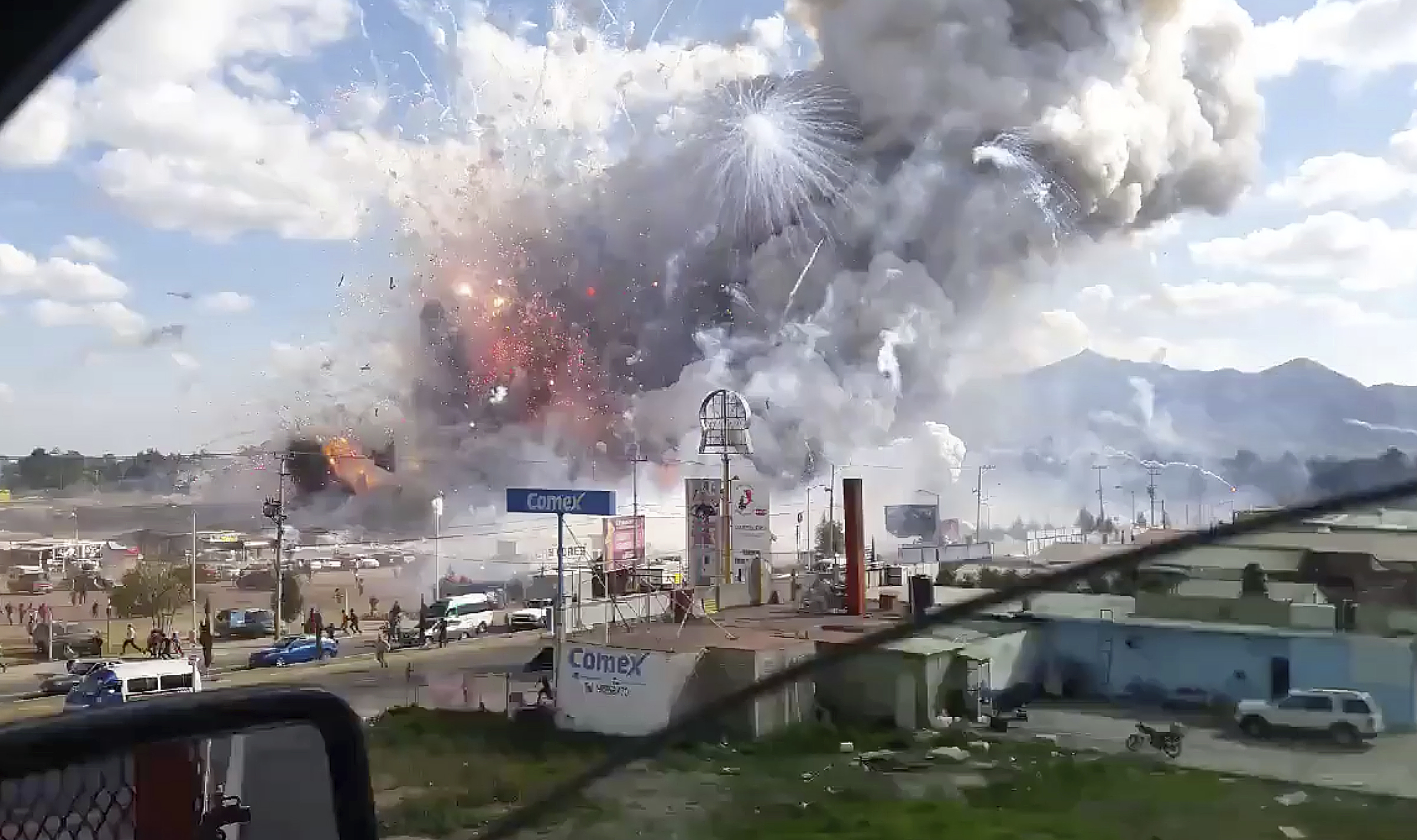 Deadly explosion occurs at Mexican fireworks market