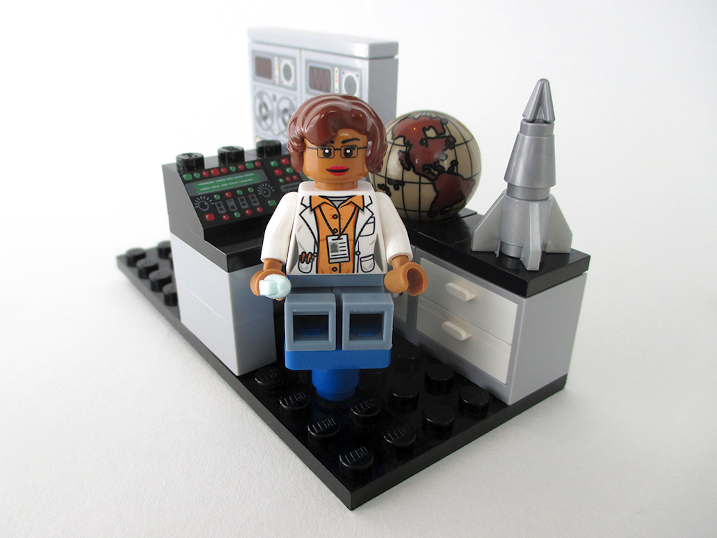 New Lego Set To Celebrate Nasas Women Pioneers