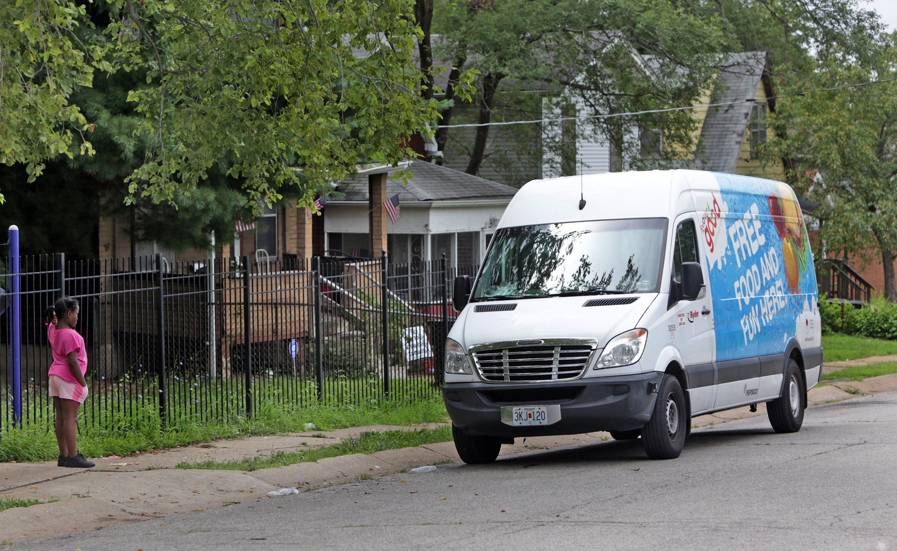 Summer food vans bring free meals to neighborhoods where kids are in need