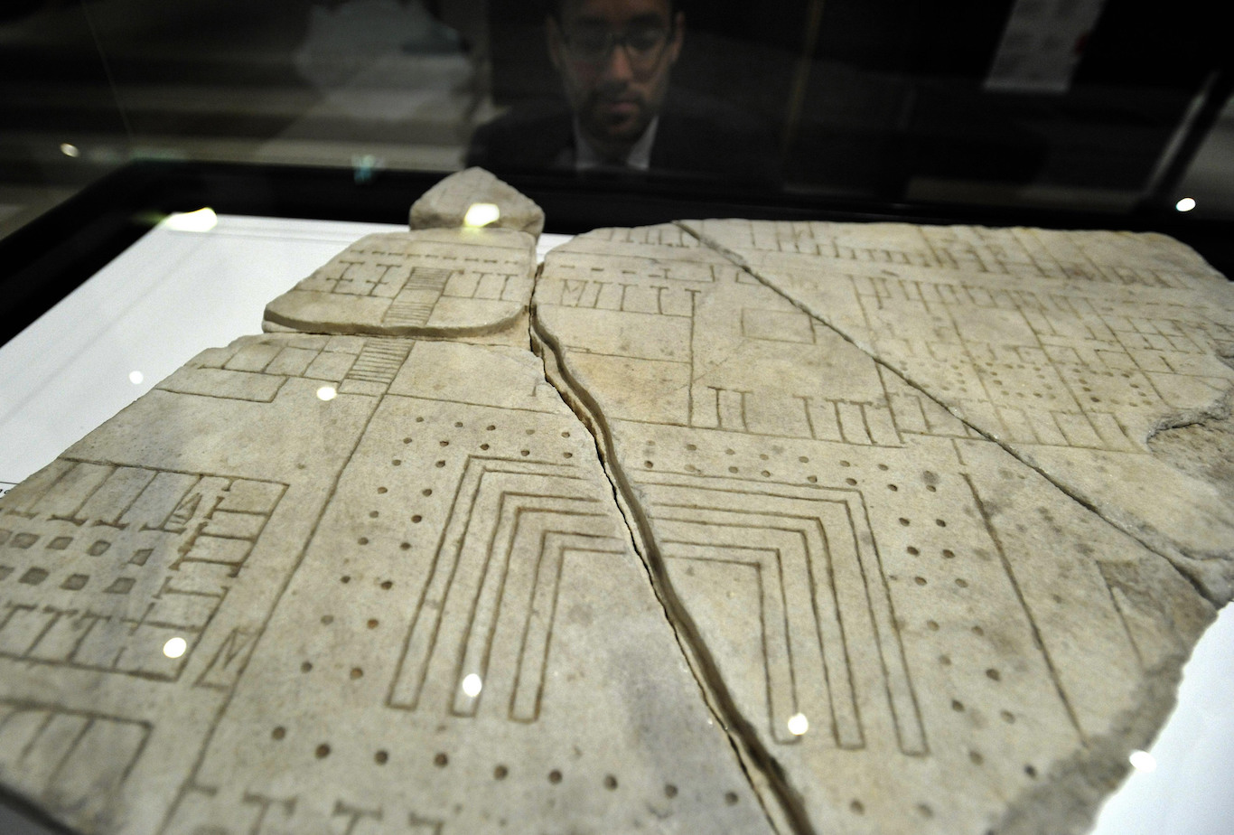 Archaeologists Dig Deep to Bring Earth's History to Life