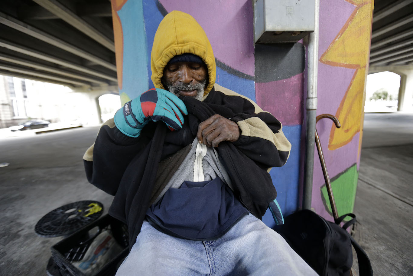 Refugios para personas sin hogar están llenos debido al frío