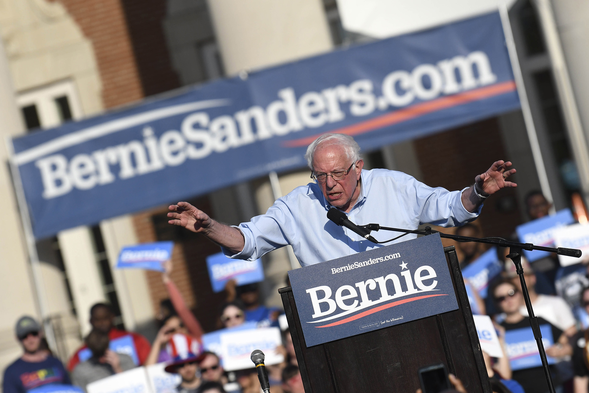 How 2020 candidates brand themselves with logos and names