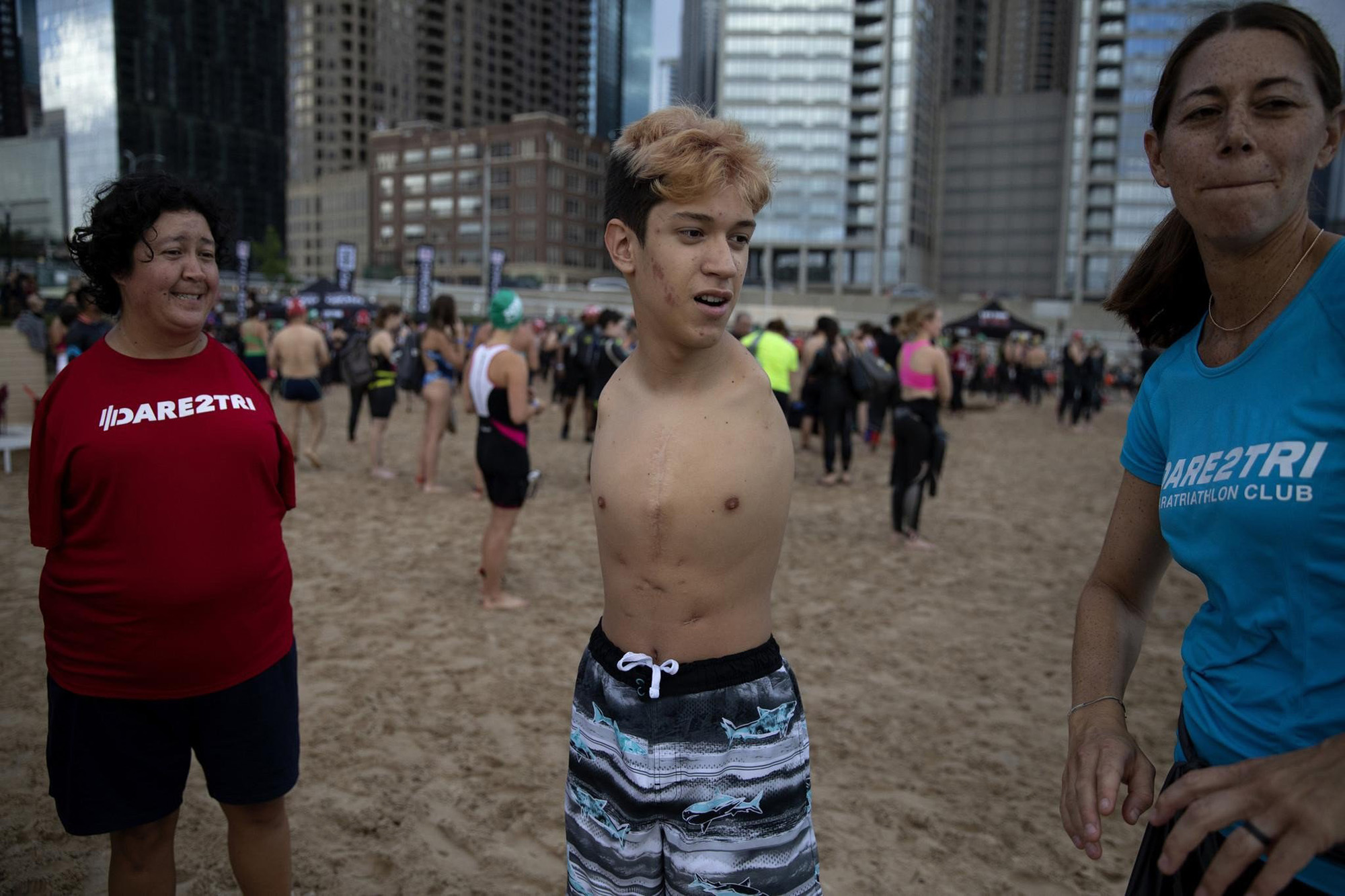 Teen born without arms: Video star, Chicago Triathlon competitor
