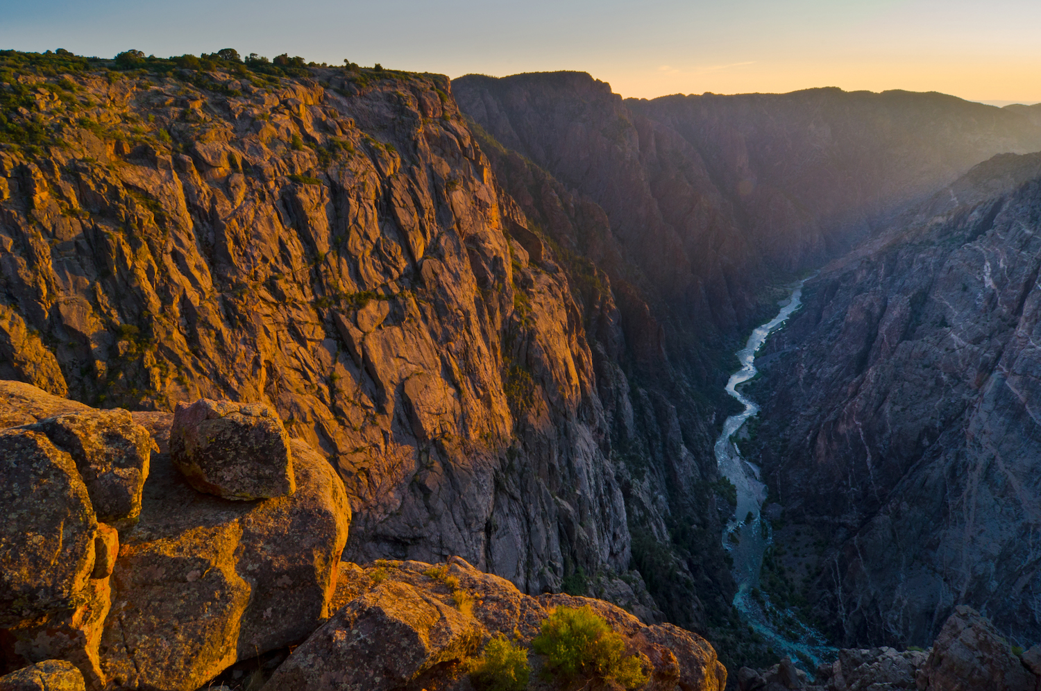How can you tell a rock's age?